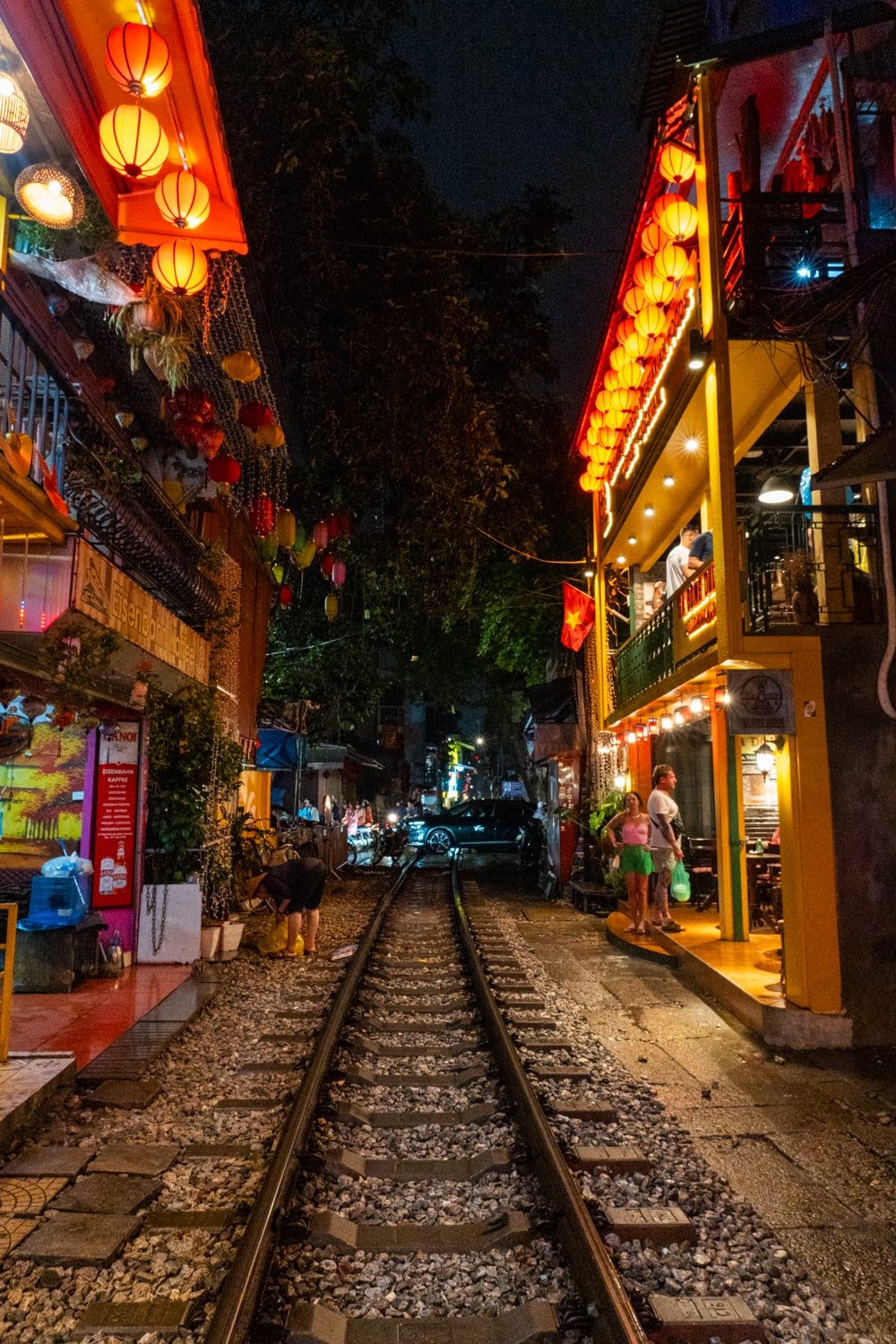 The Ultimate Guide to Hanoi Train Street (Schedule, Cafes)